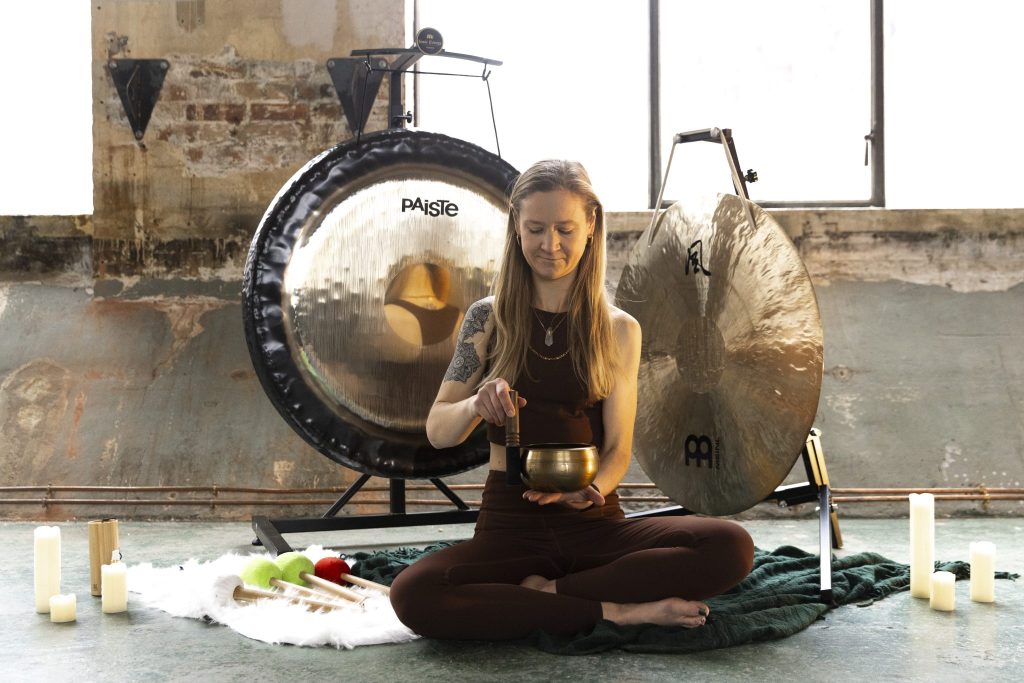 Gong Bath and Absinthe Cocktails with Devil's Botany and Yogi Jords ...